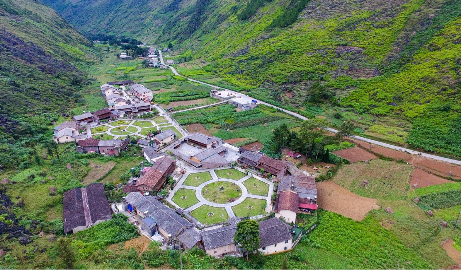 Pa Vi H’mong Village – As Beautiful as a Movie Set - The Quantum Connect